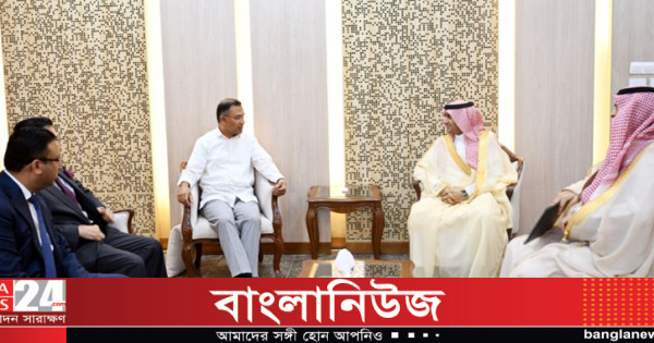 প্রধানমন্ত্রীর সঙ্গে সৌদি রাষ্ট্রদূতের সৌজন্য সাক্ষাৎ